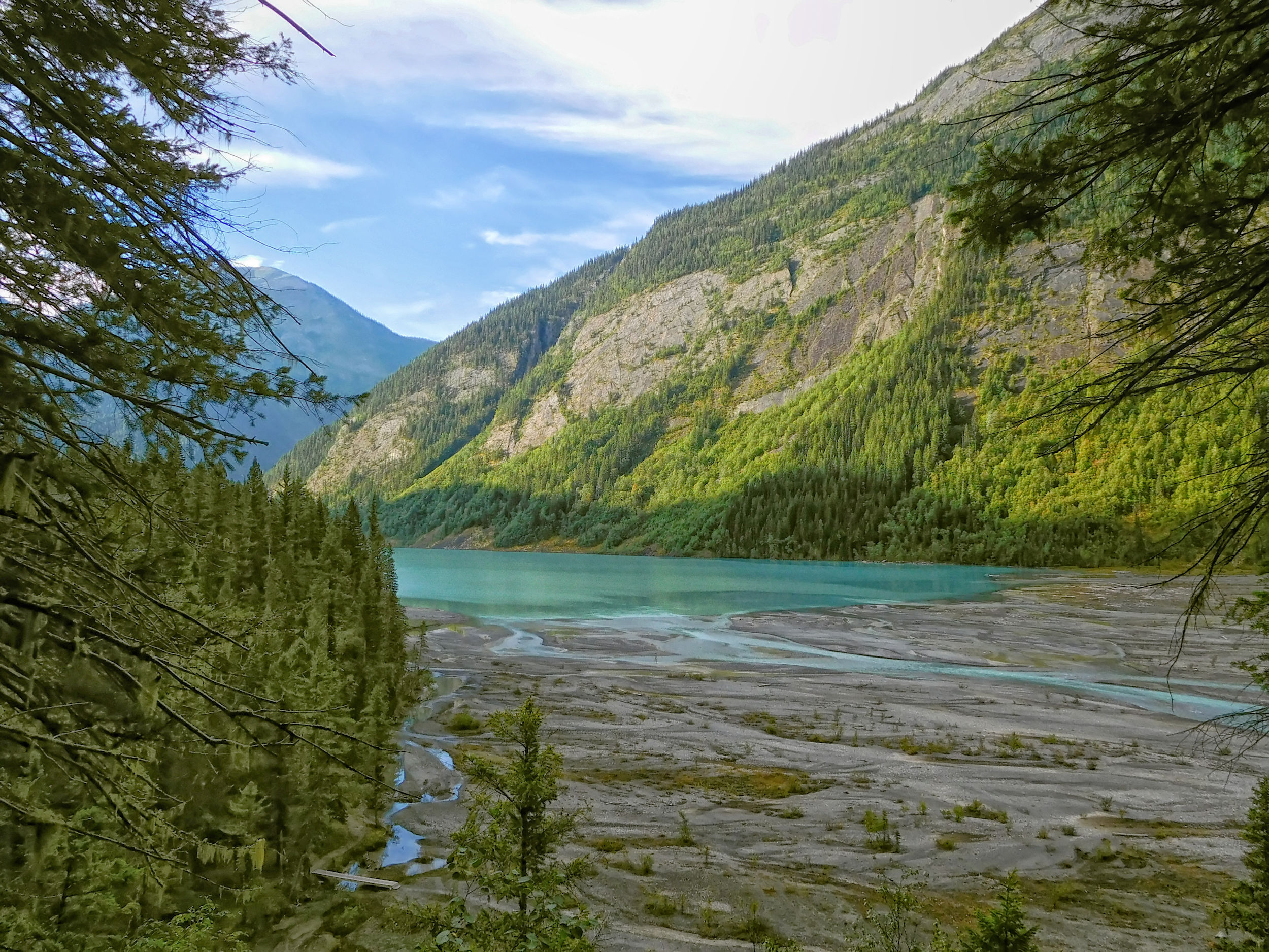Hiking "The Berg Lake Trail", Mount Robson Provincial Park