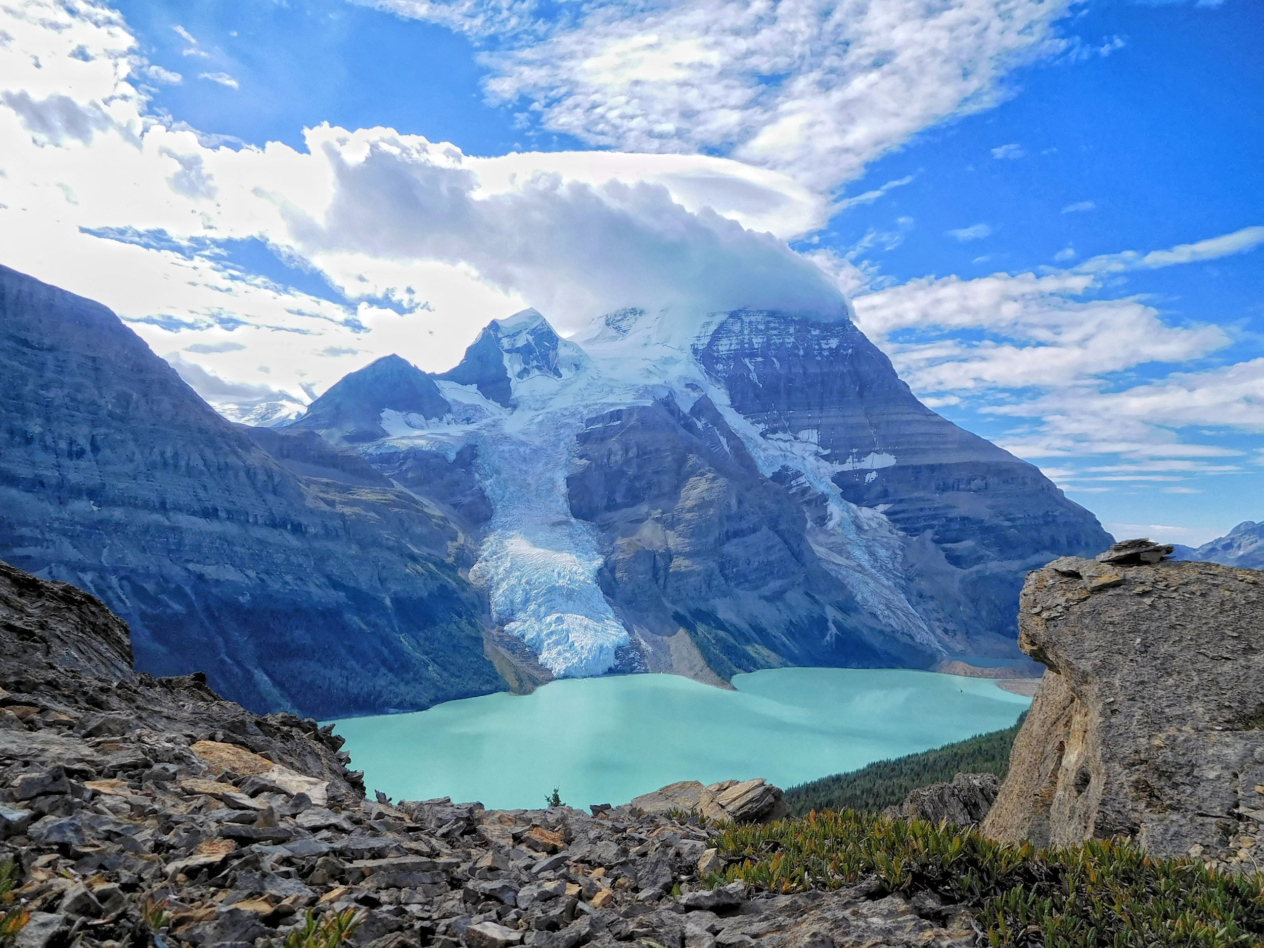 Hiking "The Berg Lake Trail", Mount Robson Provincial Park