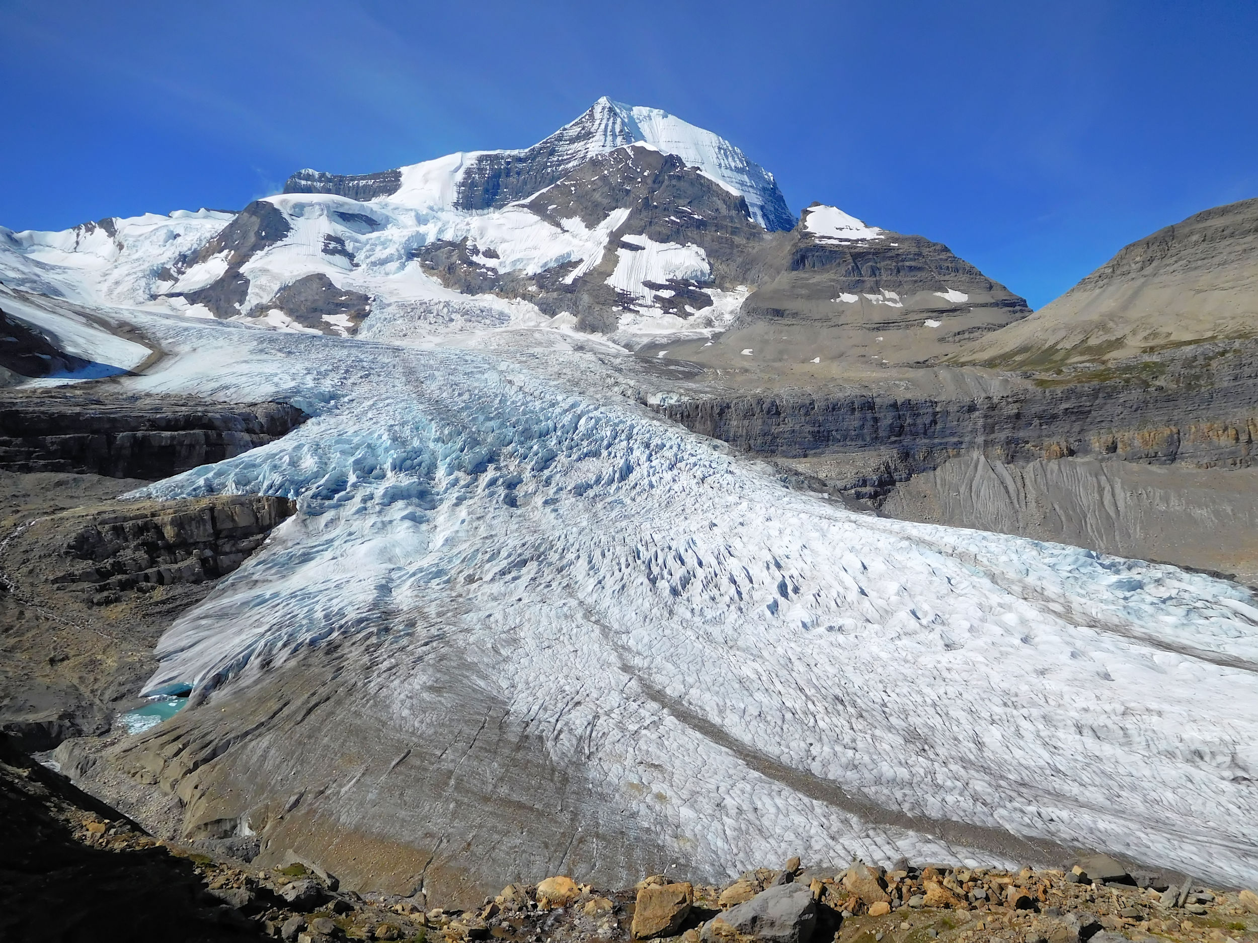 Hiking "The Berg Lake Trail", Mount Robson Provincial Park