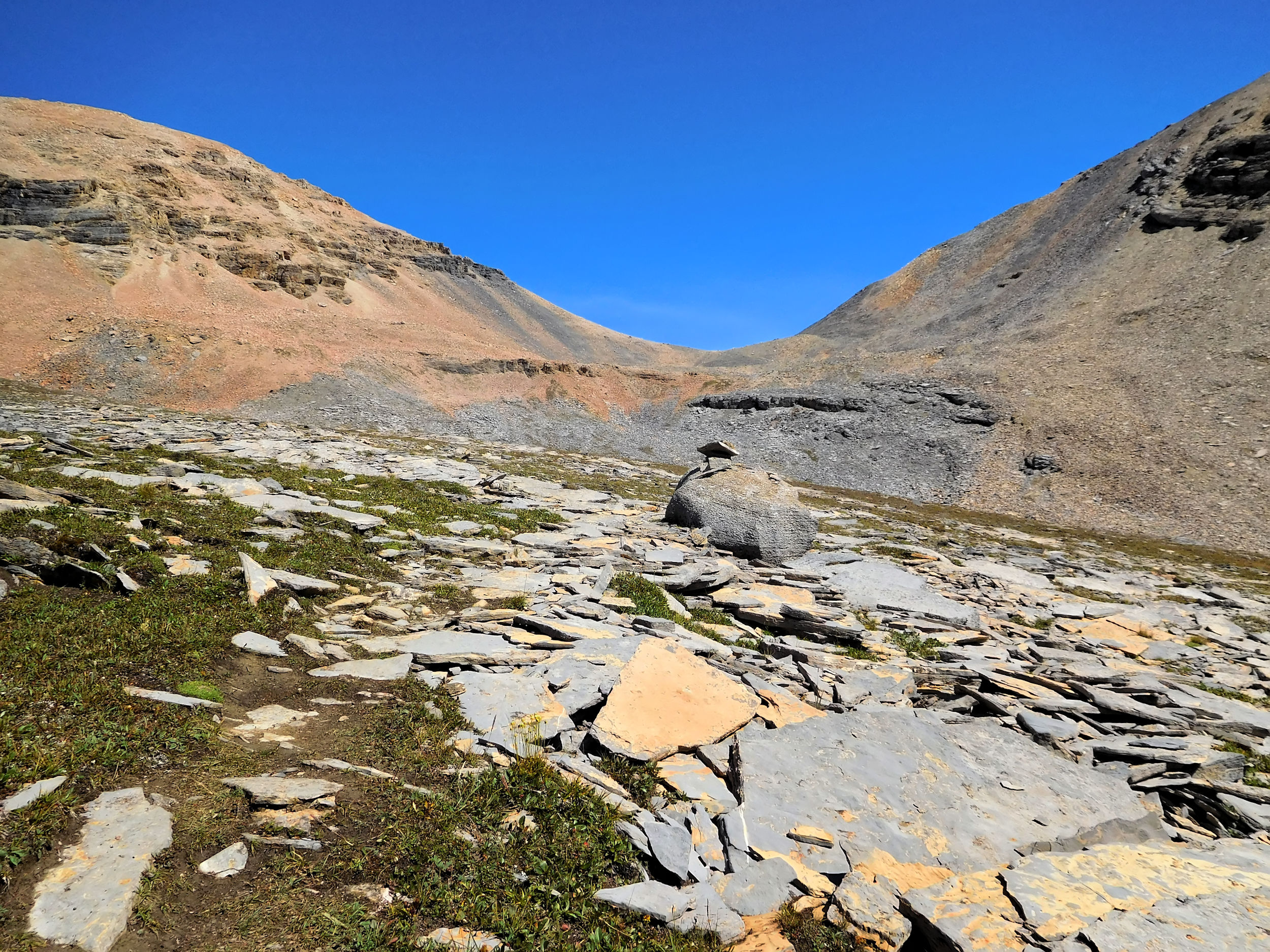 Hiking "The Berg Lake Trail", Mount Robson Provincial Park